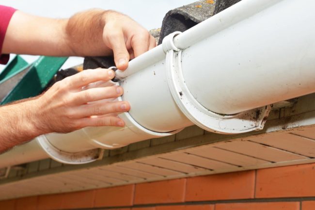 Dachrinne montieren: Anleitung | Schritt für Schritt