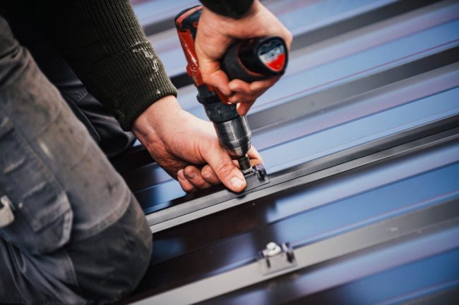 Blechdach Montage: Anleitung | Was ist zu beachten?